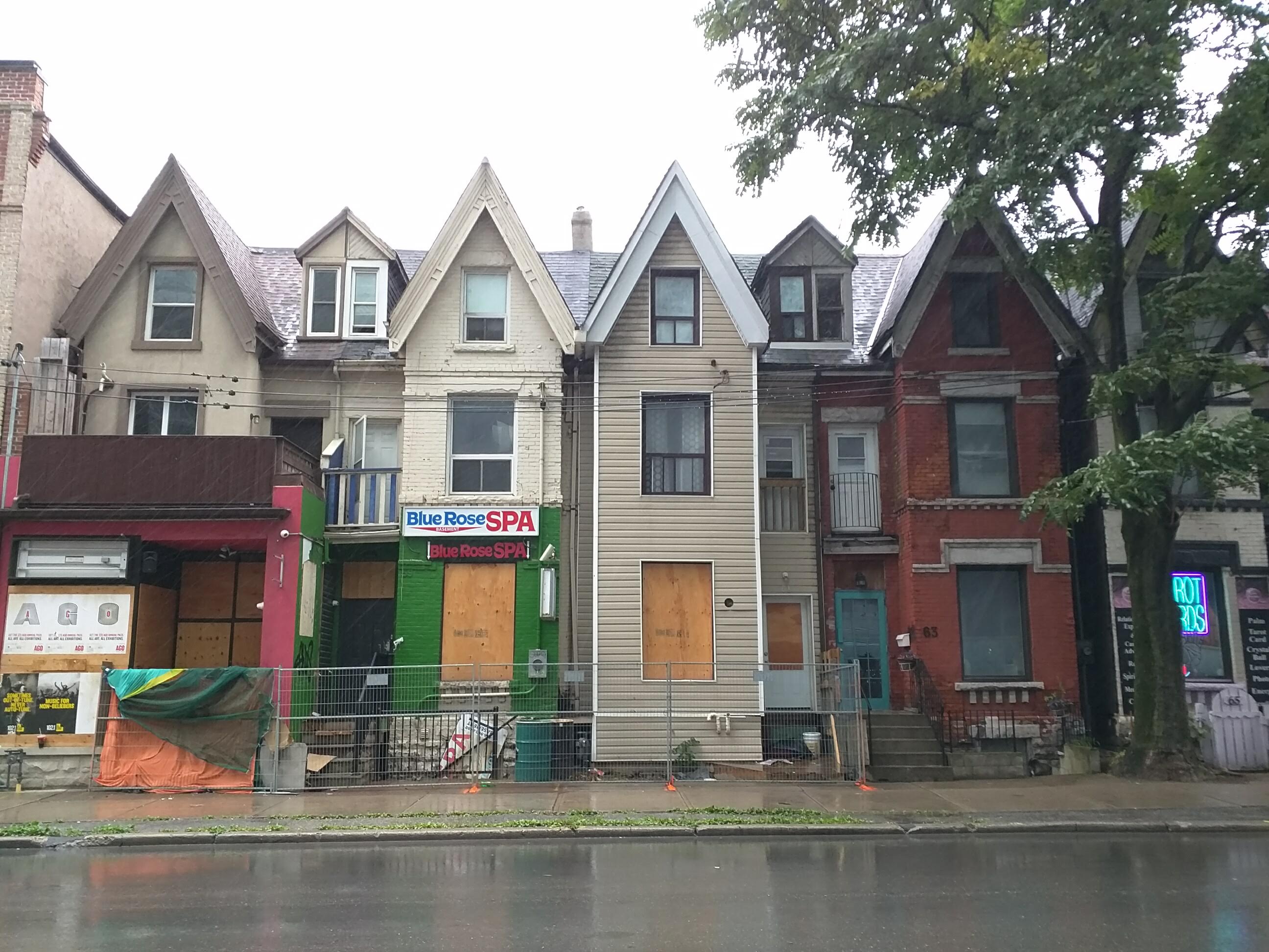 Extra! Ghost Signs in Toronto, Canada | Gourmet Ghosts